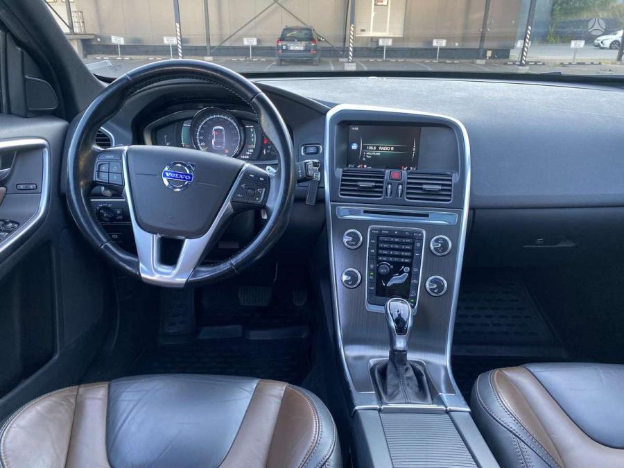 Pelēks Volvo XC60 2014 Viļņa, ar dzinēja tilpumu 2.40 L un nobraukumu 247 tūkst. km par 14500 €, foto 14 vietnē AUTOMOTO.COM.LV