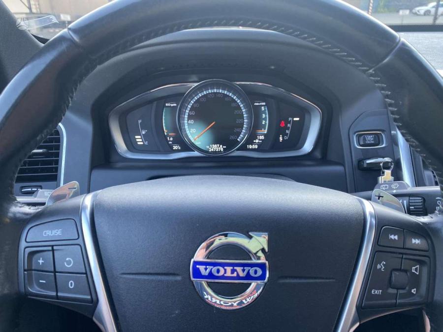 Pelēks Volvo XC60 2014 Viļņa, ar dzinēja tilpumu 2.40 L un nobraukumu 247 tūkst. km par 14500 €, foto 16 vietnē AUTOMOTO.COM.LV