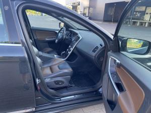 Pelēks Volvo XC60 2014 Viļņa, ar dzinēja tilpumu 2.40 L un nobraukumu 247 tūkst. km par 14500 €, foto 19 vietnē AUTOMOTO.COM.LV
