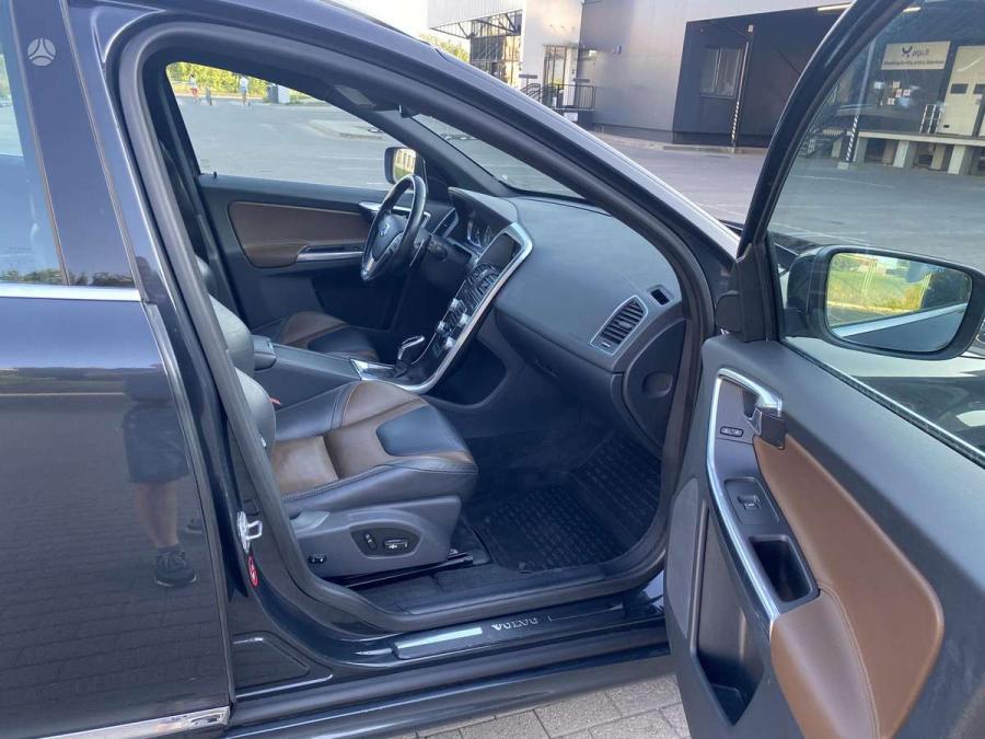 Pelēks Volvo XC60 2014 Viļņa, ar dzinēja tilpumu 2.40 L un nobraukumu 247 tūkst. km par 14500 €, foto 19 vietnē AUTOMOTO.COM.LV