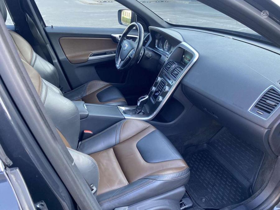 Pelēks Volvo XC60 2014 Viļņa, ar dzinēja tilpumu 2.40 L un nobraukumu 247 tūkst. km par 14500 €, foto 20 vietnē AUTOMOTO.COM.LV