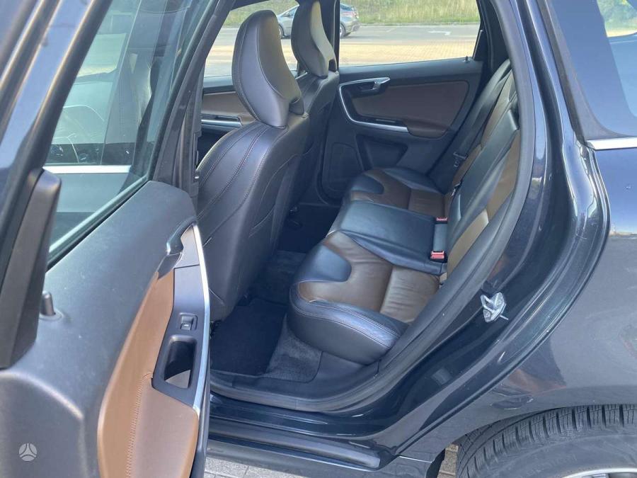 Pelēks Volvo XC60 2014 Viļņa, ar dzinēja tilpumu 2.40 L un nobraukumu 247 tūkst. km par 14500 €, foto 21 vietnē AUTOMOTO.COM.LV