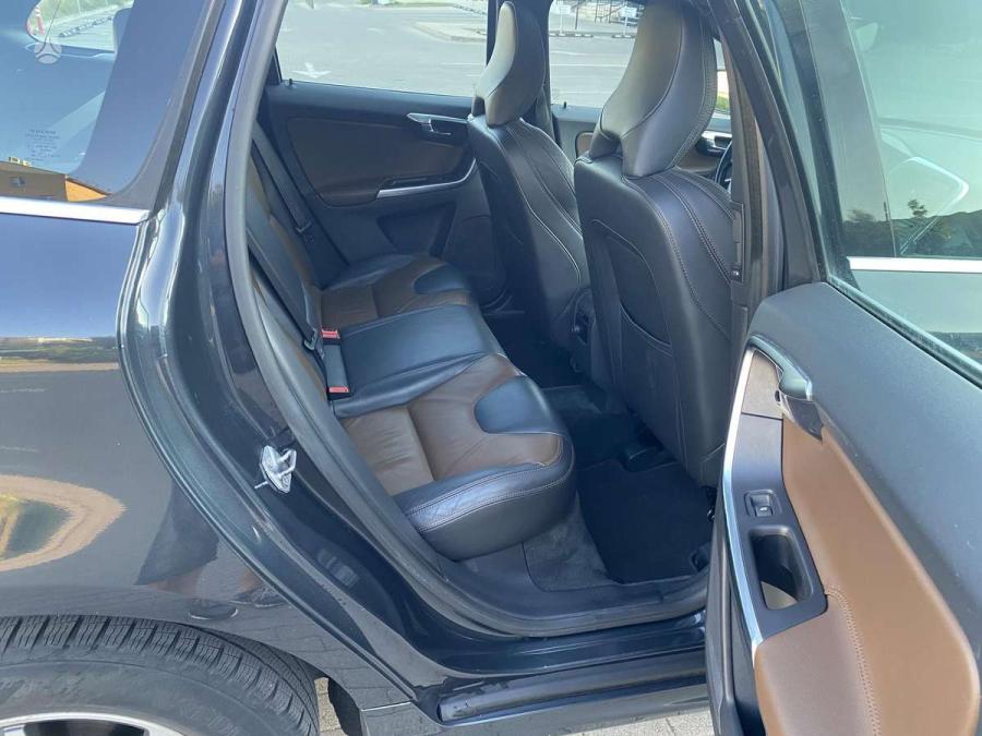 Pelēks Volvo XC60 2014 Viļņa, ar dzinēja tilpumu 2.40 L un nobraukumu 247 tūkst. km par 14500 €, foto 22 vietnē AUTOMOTO.COM.LV