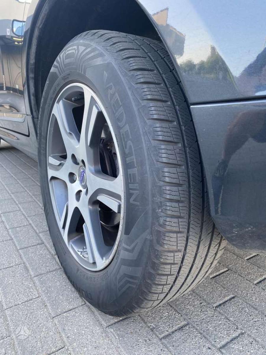 Pelēks Volvo XC60 2014 Viļņa, ar dzinēja tilpumu 2.40 L un nobraukumu 247 tūkst. km par 14500 €, foto 28 vietnē AUTOMOTO.COM.LV
