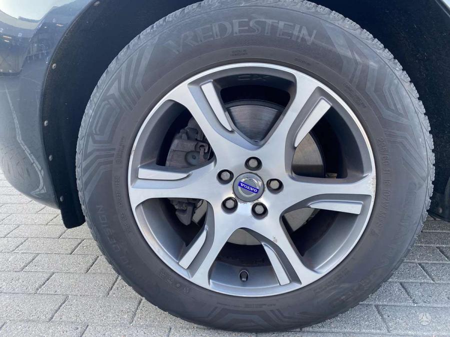 Pelēks Volvo XC60 2014 Viļņa, ar dzinēja tilpumu 2.40 L un nobraukumu 247 tūkst. km par 14500 €, foto 31 vietnē AUTOMOTO.COM.LV