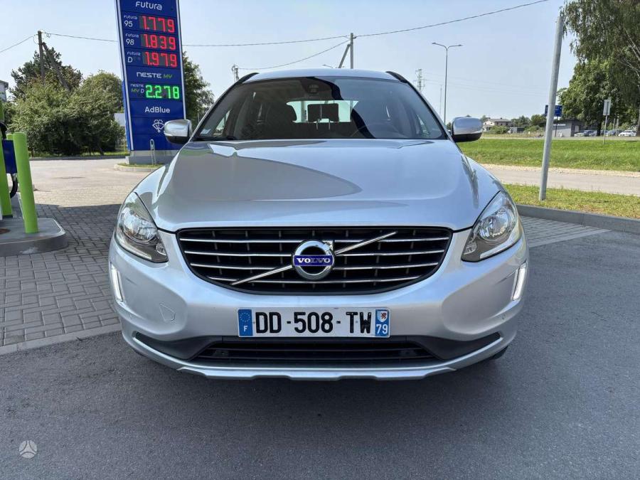 Grey Volvo XC60 2014 in Taurage, with an engine capacity of 1.97 L and mileage of 218 thousand km for 9500 €, photo 3 on AUTOMOTO.COM.LV