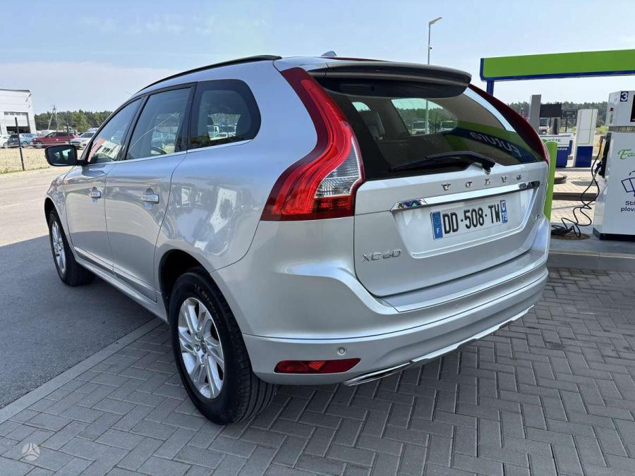 Grey Volvo XC60 2014 in Taurage, with an engine capacity of 1.97 L and mileage of 218 thousand km for 9500 €, photo 7 on AUTOMOTO.COM.LV