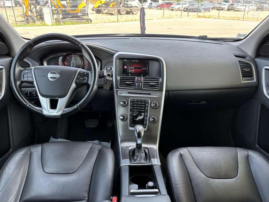 Grey Volvo XC60 2014 in Taurage, with an engine capacity of 1.97 L and mileage of 218 thousand km for 9500 €, photo 10 on AUTOMOTO.COM.LV