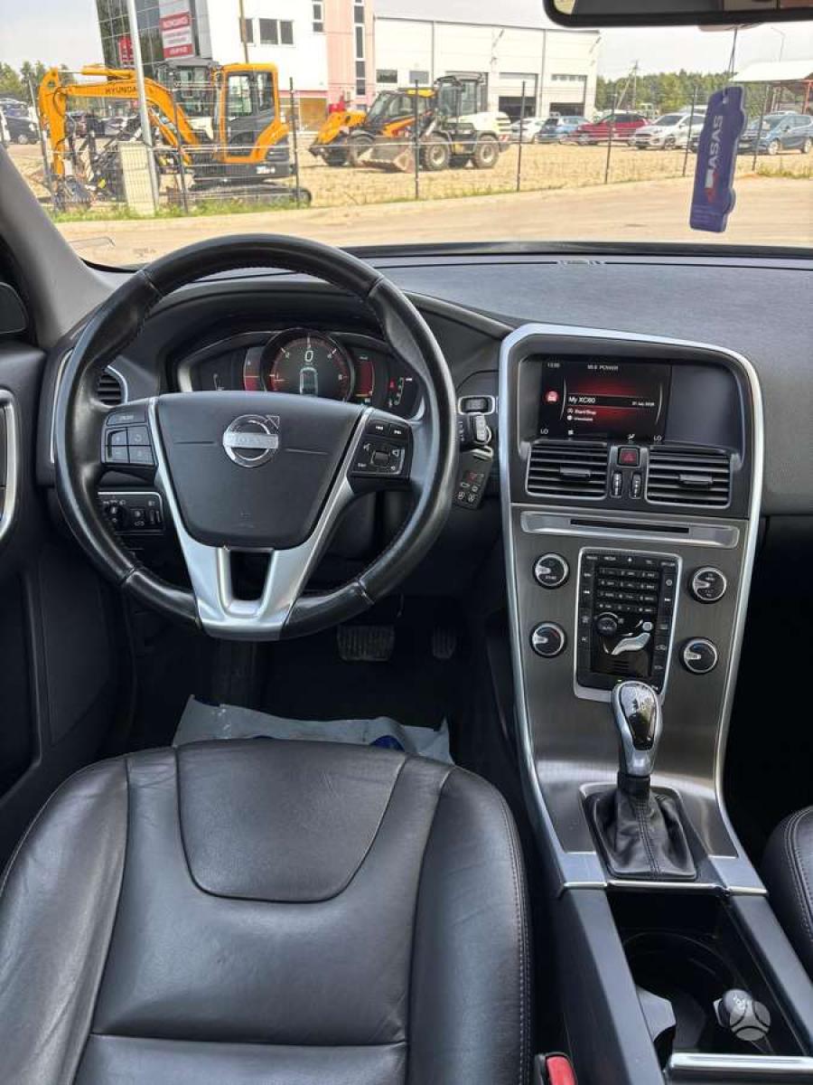 Grey Volvo XC60 2014 in Taurage, with an engine capacity of 1.97 L and mileage of 218 thousand km for 9500 €, photo 12 on AUTOMOTO.COM.LV