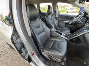 Grey Volvo XC60 2014 in Taurage, with an engine capacity of 1.97 L and mileage of 218 thousand km for 9500 €, photo 13 on AUTOMOTO.COM.LV