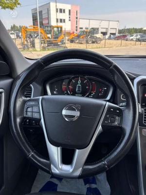 Grey Volvo XC60 2014 in Taurage, with an engine capacity of 1.97 L and mileage of 218 thousand km for 9500 €, photo 15 on AUTOMOTO.COM.LV