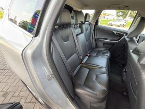 Grey Volvo XC60 2014 in Taurage, with an engine capacity of 1.97 L and mileage of 218 thousand km for 9500 €, photo 17 on AUTOMOTO.COM.LV