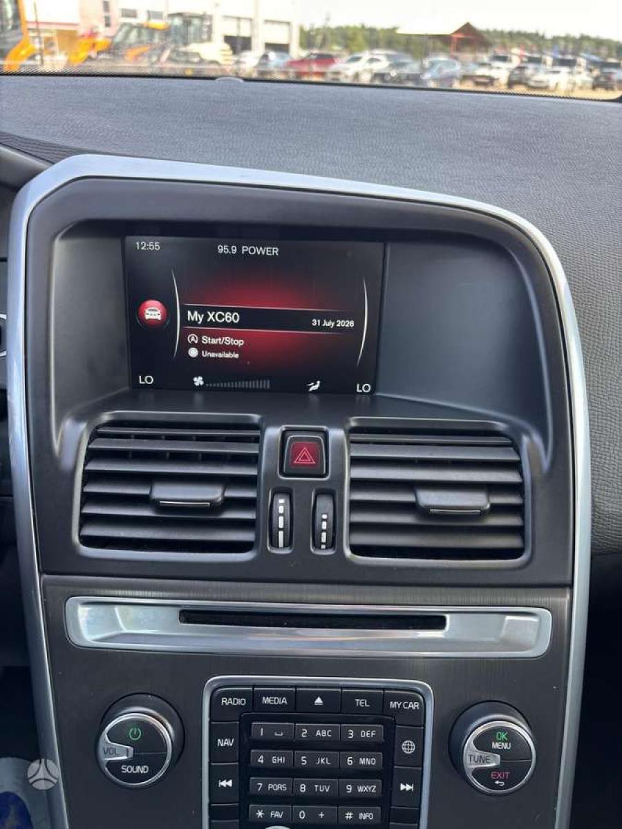 Grey Volvo XC60 2014 in Taurage, with an engine capacity of 1.97 L and mileage of 218 thousand km for 9500 €, photo 18 on AUTOMOTO.COM.LV