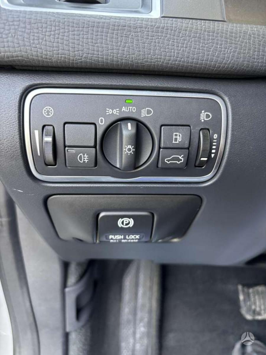 Grey Volvo XC60 2014 in Taurage, with an engine capacity of 1.97 L and mileage of 218 thousand km for 9500 €, photo 20 on AUTOMOTO.COM.LV