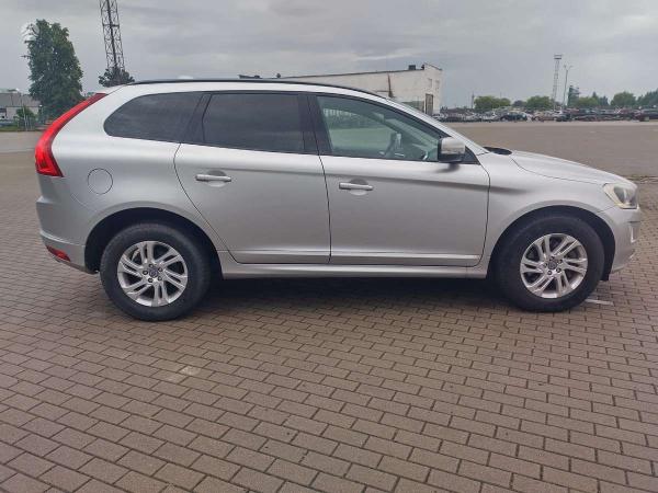 Grey Volvo XC60 2014 in Marijampole, with an engine capacity of 1.97 L and mileage of 224 thousand km for 10900 €, photo 5 on AUTOMOTO.COM.LV