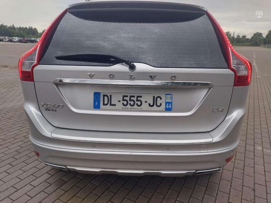 Pelēks Volvo XC60 2014 Marijampole, ar dzinēja tilpumu 1.97 L un nobraukumu 224 tūkst. km par 10900 €, foto 8 vietnē AUTOMOTO.COM.LV