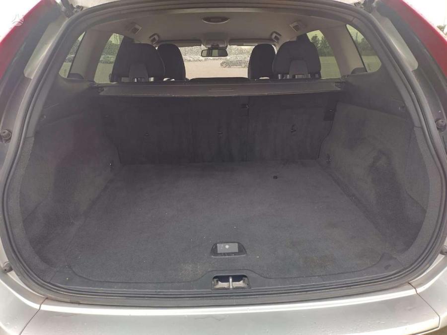 Pelēks Volvo XC60 2014 Marijampole, ar dzinēja tilpumu 1.97 L un nobraukumu 224 tūkst. km par 10900 €, foto 10 vietnē AUTOMOTO.COM.LV