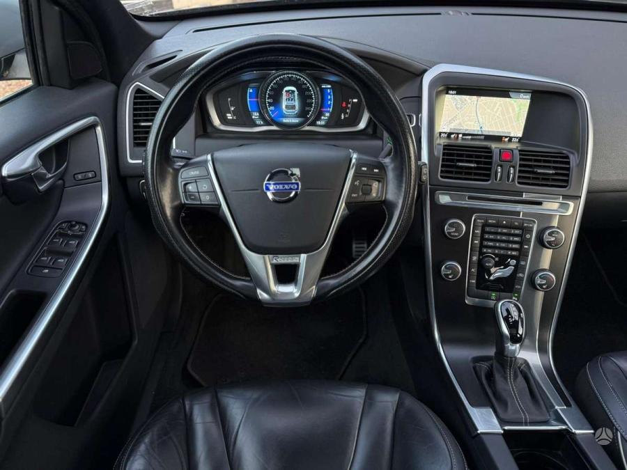 Pelēks Volvo XC60 2014 Rīga, ar dzinēja tilpumu 1.97 L un nobraukumu 253 tūkst. km par 13333 €, foto 17 vietnē AUTOMOTO.COM.LV