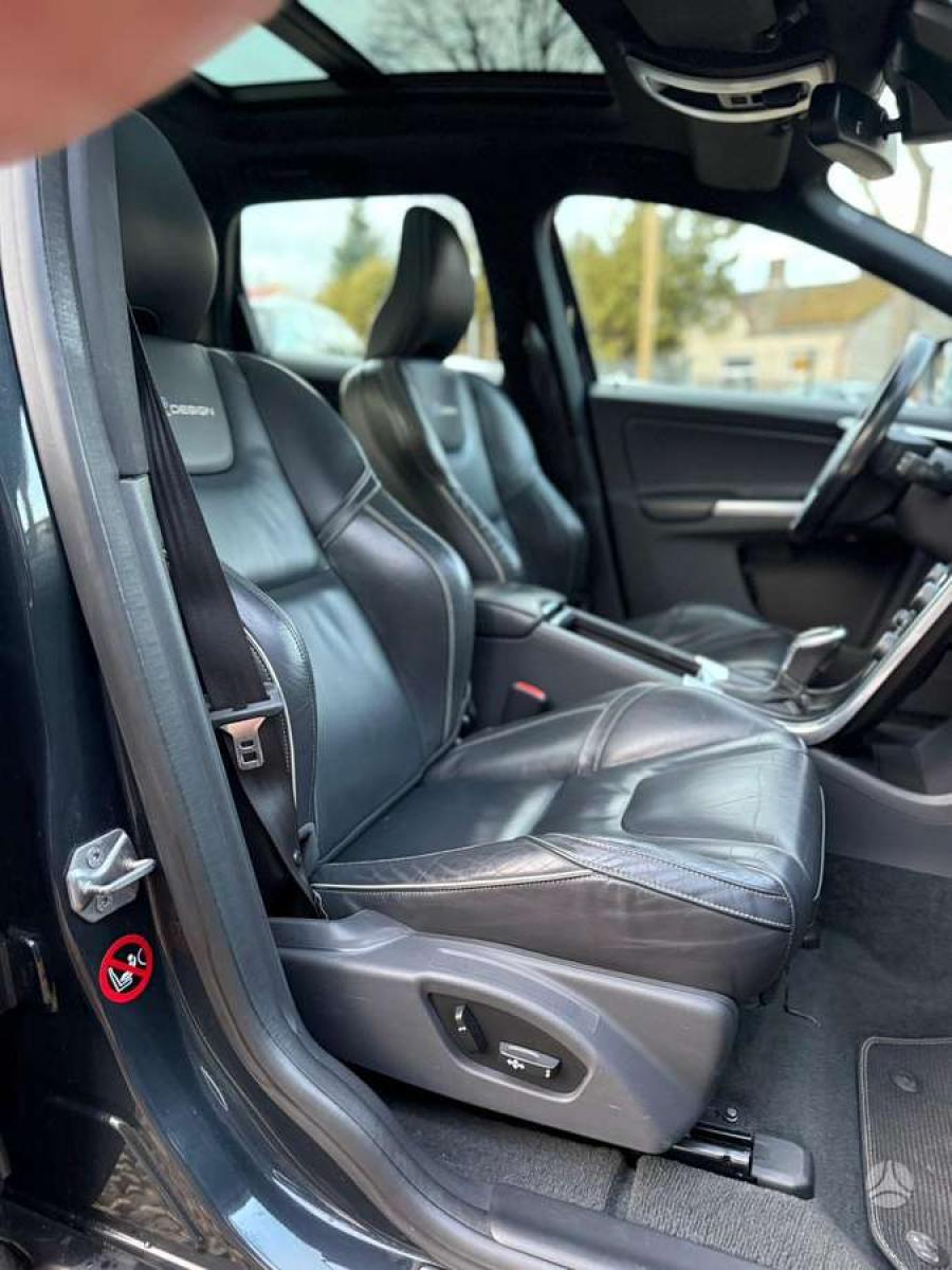 Pelēks Volvo XC60 2014 Rīga, ar dzinēja tilpumu 1.97 L un nobraukumu 253 tūkst. km par 13333 €, foto 19 vietnē AUTOMOTO.COM.LV