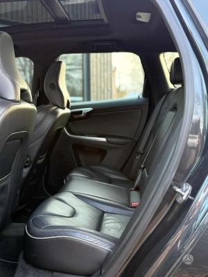 Pelēks Volvo XC60 2014 Rīga, ar dzinēja tilpumu 1.97 L un nobraukumu 253 tūkst. km par 13333 €, foto 25 vietnē AUTOMOTO.COM.LV