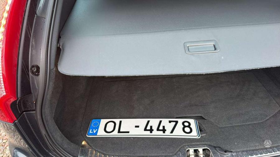 Pelēks Volvo XC60 2014 Rīga, ar dzinēja tilpumu 1.97 L un nobraukumu 253 tūkst. km par 13333 €, foto 34 vietnē AUTOMOTO.COM.LV