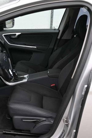 Grey Volvo XC60 2014 in Kretinga, with an engine capacity of 1.98 L and mileage of 165 thousand km for 10499 €, photo 16 on AUTOMOTO.COM.LV