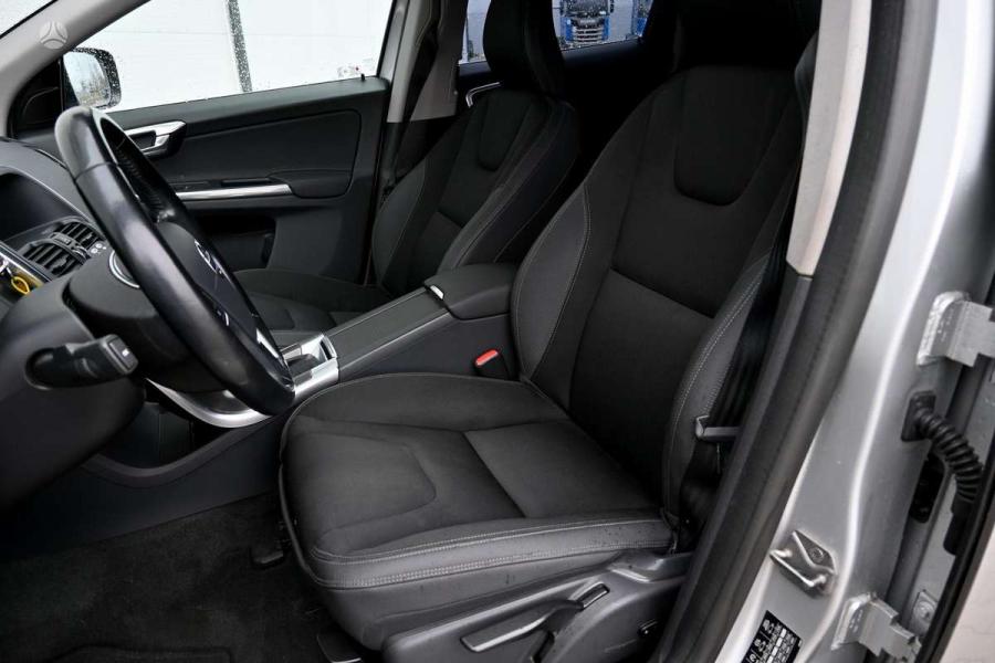 Grey Volvo XC60 2014 in Kretinga, with an engine capacity of 1.98 L and mileage of 165 thousand km for 10499 €, photo 17 on AUTOMOTO.COM.LV