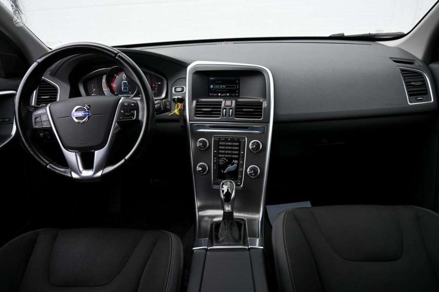 Grey Volvo XC60 2014 in Kretinga, with an engine capacity of 1.98 L and mileage of 165 thousand km for 10499 €, photo 25 on AUTOMOTO.COM.LV