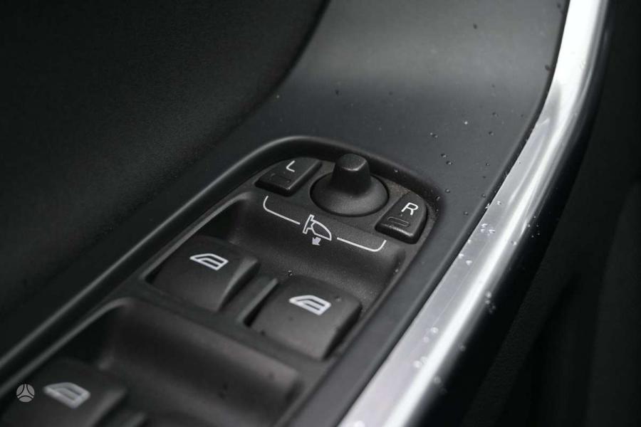 Grey Volvo XC60 2014 in Kretinga, with an engine capacity of 1.98 L and mileage of 165 thousand km for 10499 €, photo 31 on AUTOMOTO.COM.LV