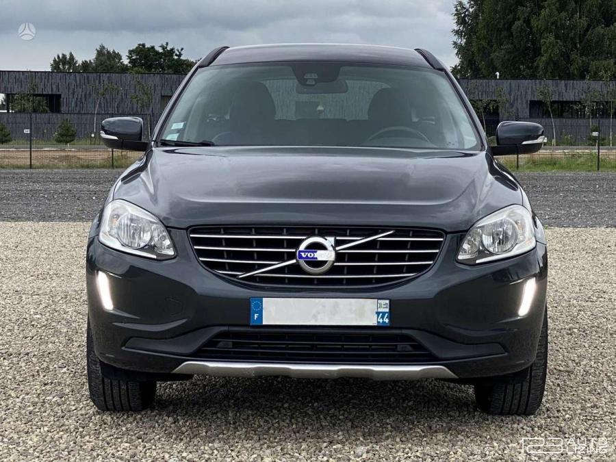 Grey Volvo XC60 2014 in Taurage, with an engine capacity of 2.00 L and mileage of 283 thousand km for 8300 €, photo 4 on AUTOMOTO.COM.LV