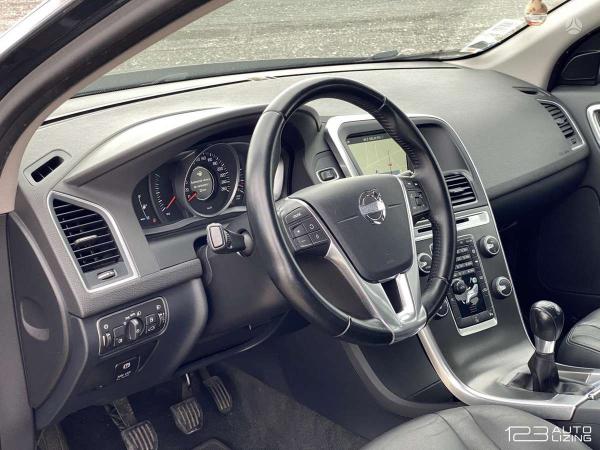 Pelēks Volvo XC60 2014 Tauragė, ar dzinēja tilpumu 2.00 L un nobraukumu 283 tūkst. km par 8300 €, foto 9 vietnē AUTOMOTO.COM.LV