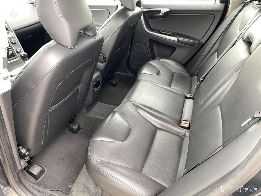 Grey Volvo XC60 2014 in Taurage, with an engine capacity of 2.00 L and mileage of 283 thousand km for 8300 €, photo 12 on AUTOMOTO.COM.LV