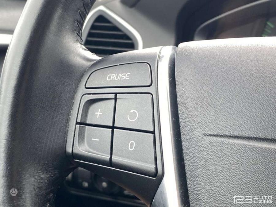 Grey Volvo XC60 2014 in Taurage, with an engine capacity of 2.00 L and mileage of 283 thousand km for 8300 €, photo 20 on AUTOMOTO.COM.LV