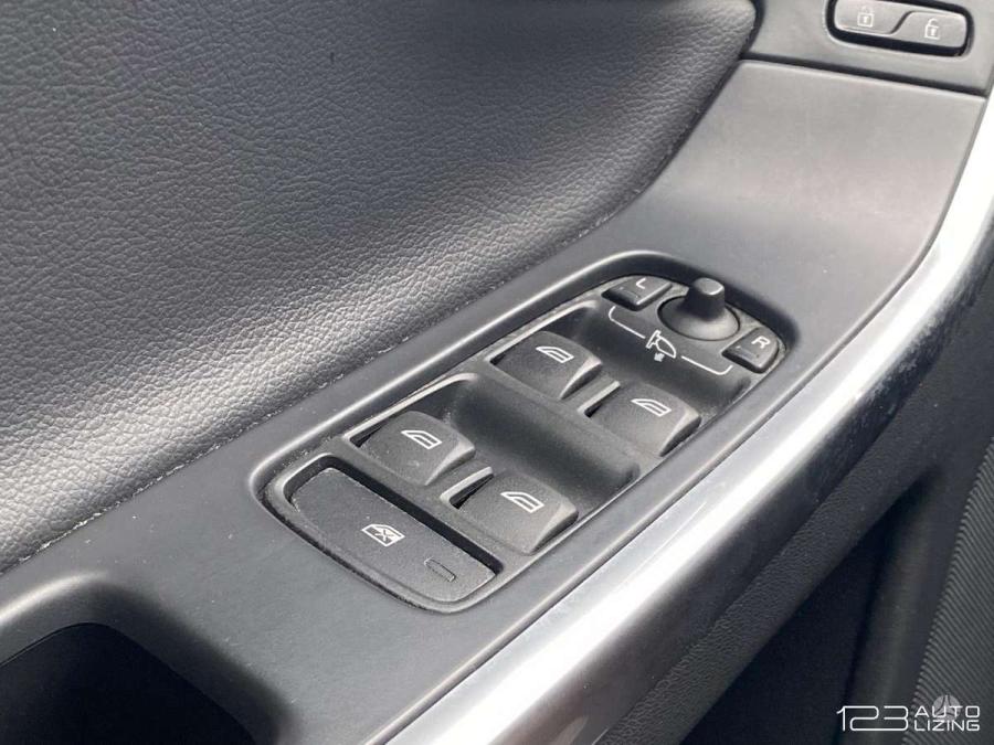 Grey Volvo XC60 2014 in Taurage, with an engine capacity of 2.00 L and mileage of 283 thousand km for 8300 €, photo 21 on AUTOMOTO.COM.LV