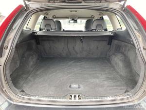 Grey Volvo XC60 2014 in Taurage, with an engine capacity of 2.00 L and mileage of 283 thousand km for 8300 €, photo 23 on AUTOMOTO.COM.LV