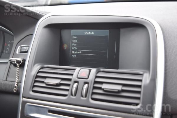 Pelēks Volvo XC60 2014 Rīga, ar dzinēja tilpumu 2.00 L un nobraukumu 138 tūkst. km par 13400 €, foto 7 vietnē AUTOMOTO.COM.LV