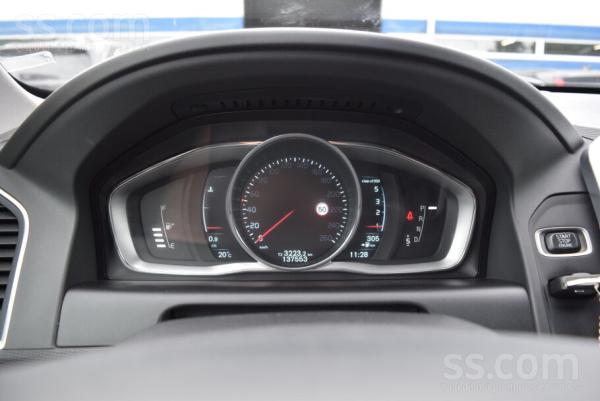 Pelēks Volvo XC60 2014 Rīga, ar dzinēja tilpumu 2.00 L un nobraukumu 138 tūkst. km par 13400 €, foto 8 vietnē AUTOMOTO.COM.LV