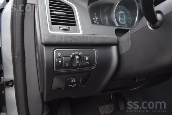 Pelēks Volvo XC60 2014 Rīga, ar dzinēja tilpumu 2.00 L un nobraukumu 138 tūkst. km par 13400 €, foto 10 vietnē AUTOMOTO.COM.LV