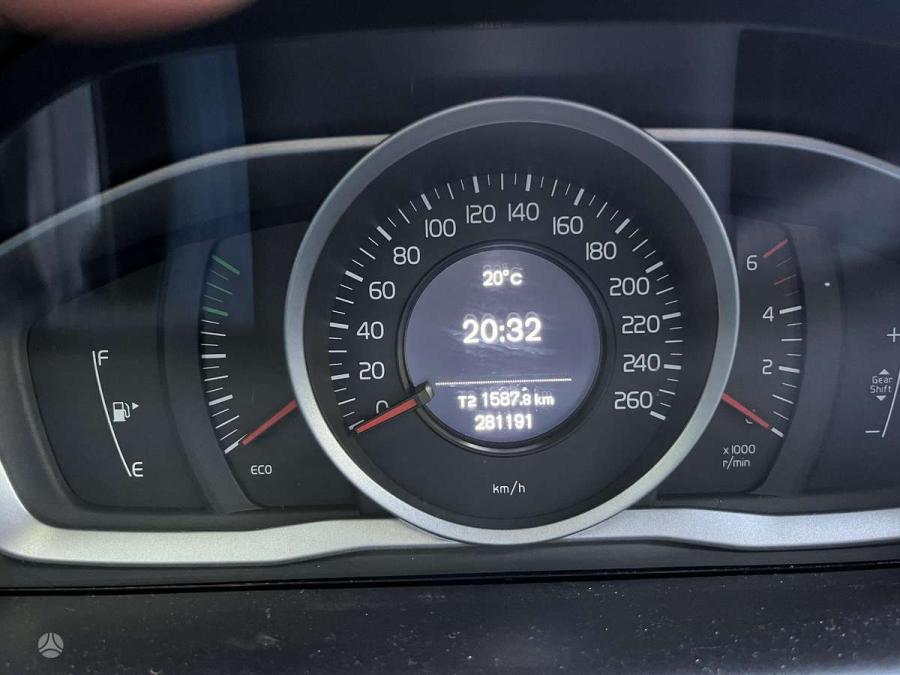 Серый Вольво ХС60 2014 в Вильнюс, объемом двигателя 2.40 л и пробегом 285 тыс. км за 12750 €, фото 9 на AUTOMOTO.COM.LV