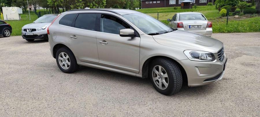 Pelēks Volvo XC60 2014 Viļņa, ar dzinēja tilpumu 2.40 L un nobraukumu 430 tūkst. km par 8050 €, foto 4 vietnē AUTOMOTO.COM.LV
