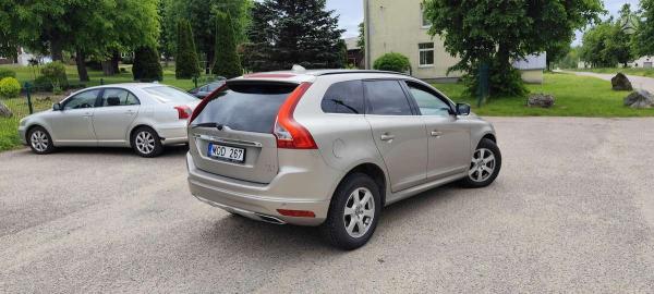 Pelēks Volvo XC60 2014 Viļņa, ar dzinēja tilpumu 2.40 L un nobraukumu 430 tūkst. km par 8050 €, foto 4 vietnē AUTOMOTO.COM.LV