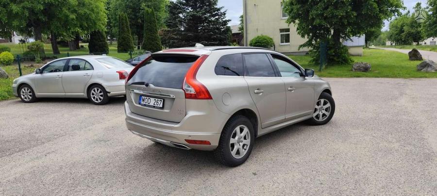 Pelēks Volvo XC60 2014 Viļņa, ar dzinēja tilpumu 2.40 L un nobraukumu 430 tūkst. km par 8050 €, foto 5 vietnē AUTOMOTO.COM.LV
