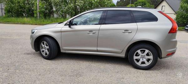 Pelēks Volvo XC60 2014 Viļņa, ar dzinēja tilpumu 2.40 L un nobraukumu 430 tūkst. km par 8050 €, foto 6 vietnē AUTOMOTO.COM.LV