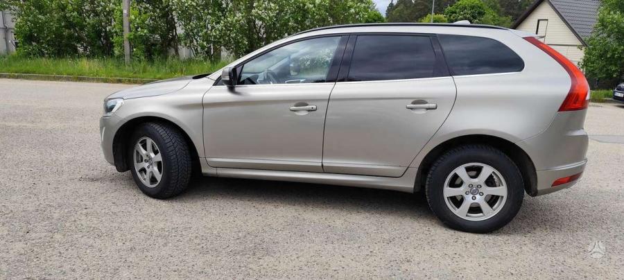 Pelēks Volvo XC60 2014 Viļņa, ar dzinēja tilpumu 2.40 L un nobraukumu 430 tūkst. km par 8050 €, foto 7 vietnē AUTOMOTO.COM.LV