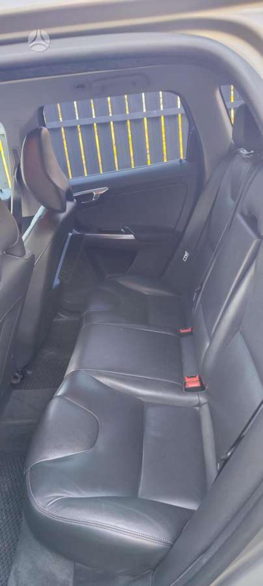Pelēks Volvo XC60 2014 Viļņa, ar dzinēja tilpumu 2.40 L un nobraukumu 430 tūkst. km par 8050 €, foto 12 vietnē AUTOMOTO.COM.LV