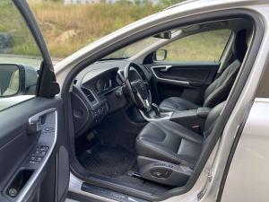 Pelēks Volvo XC60 2014 Viļņa, ar dzinēja tilpumu 2.40 L un nobraukumu 273 tūkst. km par 13350 €, foto 11 vietnē AUTOMOTO.COM.LV