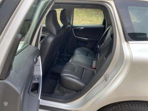 Pelēks Volvo XC60 2014 Viļņa, ar dzinēja tilpumu 2.40 L un nobraukumu 273 tūkst. km par 13350 €, foto 18 vietnē AUTOMOTO.COM.LV