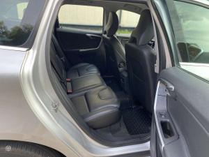 Pelēks Volvo XC60 2014 Viļņa, ar dzinēja tilpumu 2.40 L un nobraukumu 273 tūkst. km par 13350 €, foto 19 vietnē AUTOMOTO.COM.LV