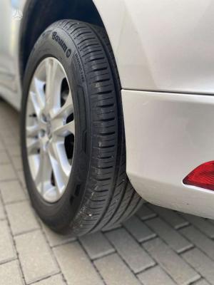 Pelēks Volvo XC60 2014 Viļņa, ar dzinēja tilpumu 2.40 L un nobraukumu 273 tūkst. km par 13350 €, foto 22 vietnē AUTOMOTO.COM.LV