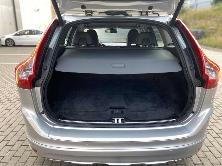 Pelēks Volvo XC60 2014 Viļņa, ar dzinēja tilpumu 2.40 L un nobraukumu 273 tūkst. km par 13350 €, foto 26 vietnē AUTOMOTO.COM.LV